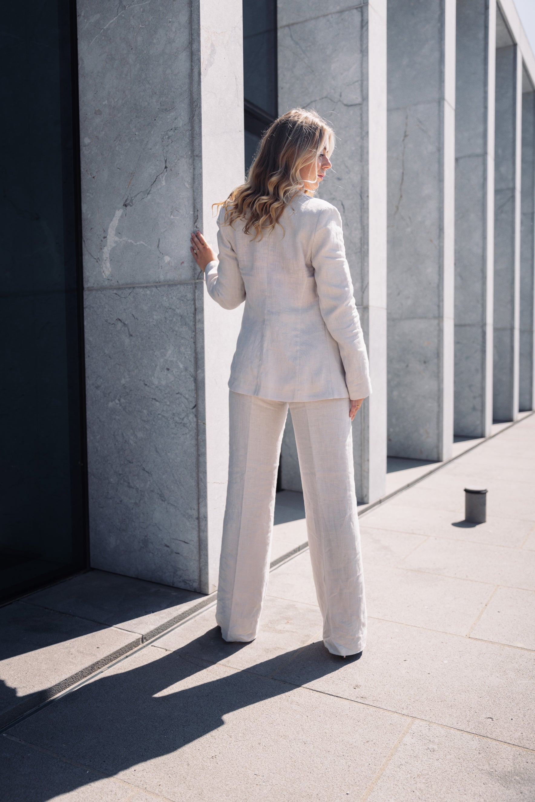 Elegant råhvid hør blazer og bukser| Let og elegant sæt – LA SUIT
